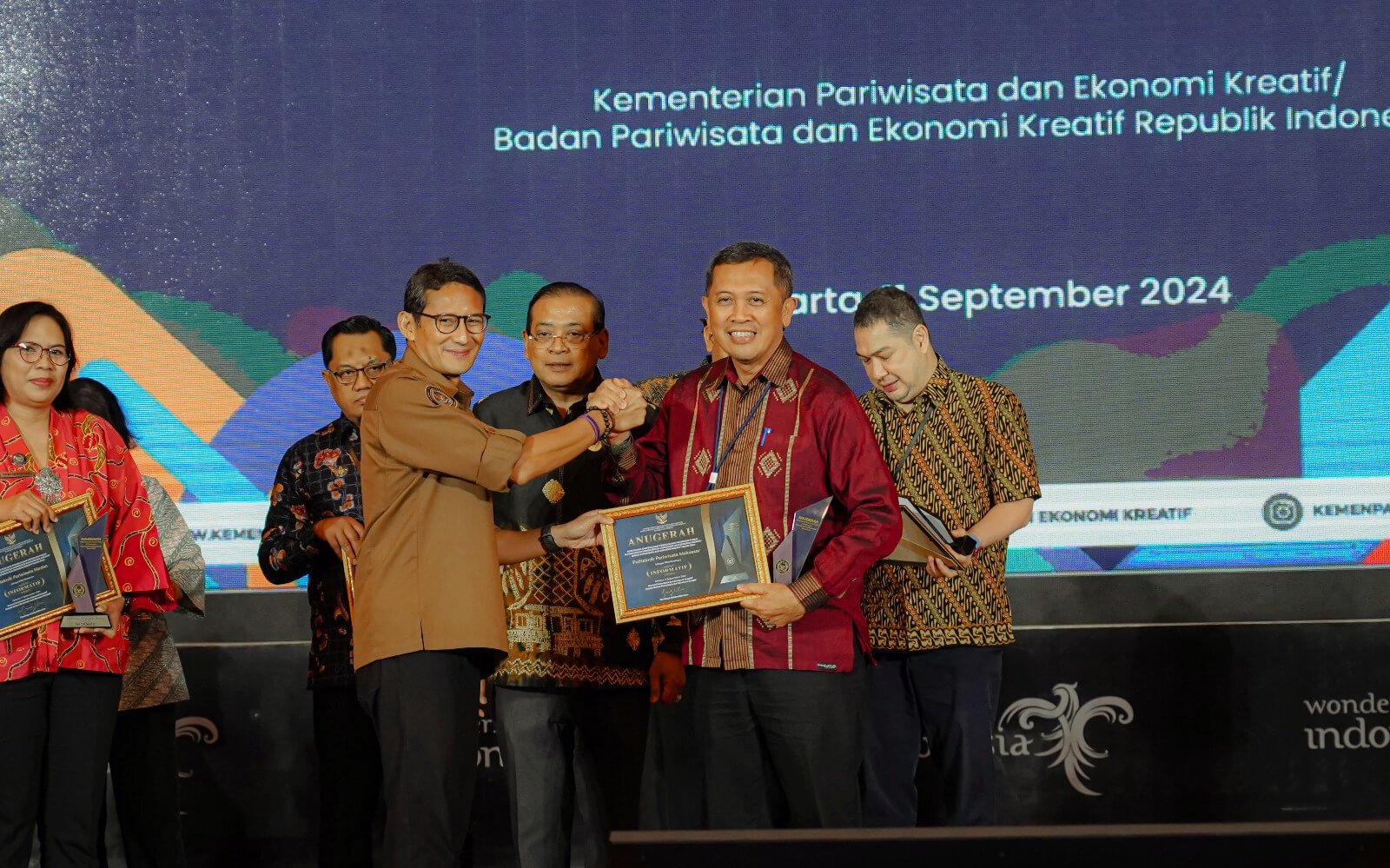 Poltekpar Makassar Kembali Raih Predikat “Informatif” pada Anugerah Monev Keterbukaan Informasi ...